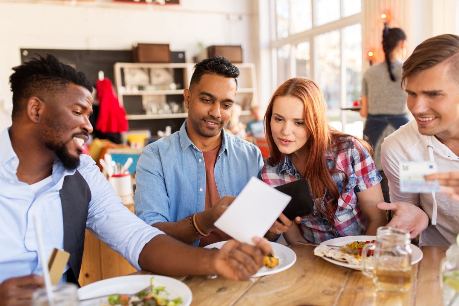 7 Polite Ways to Split the Bill Without Making Things Awkward